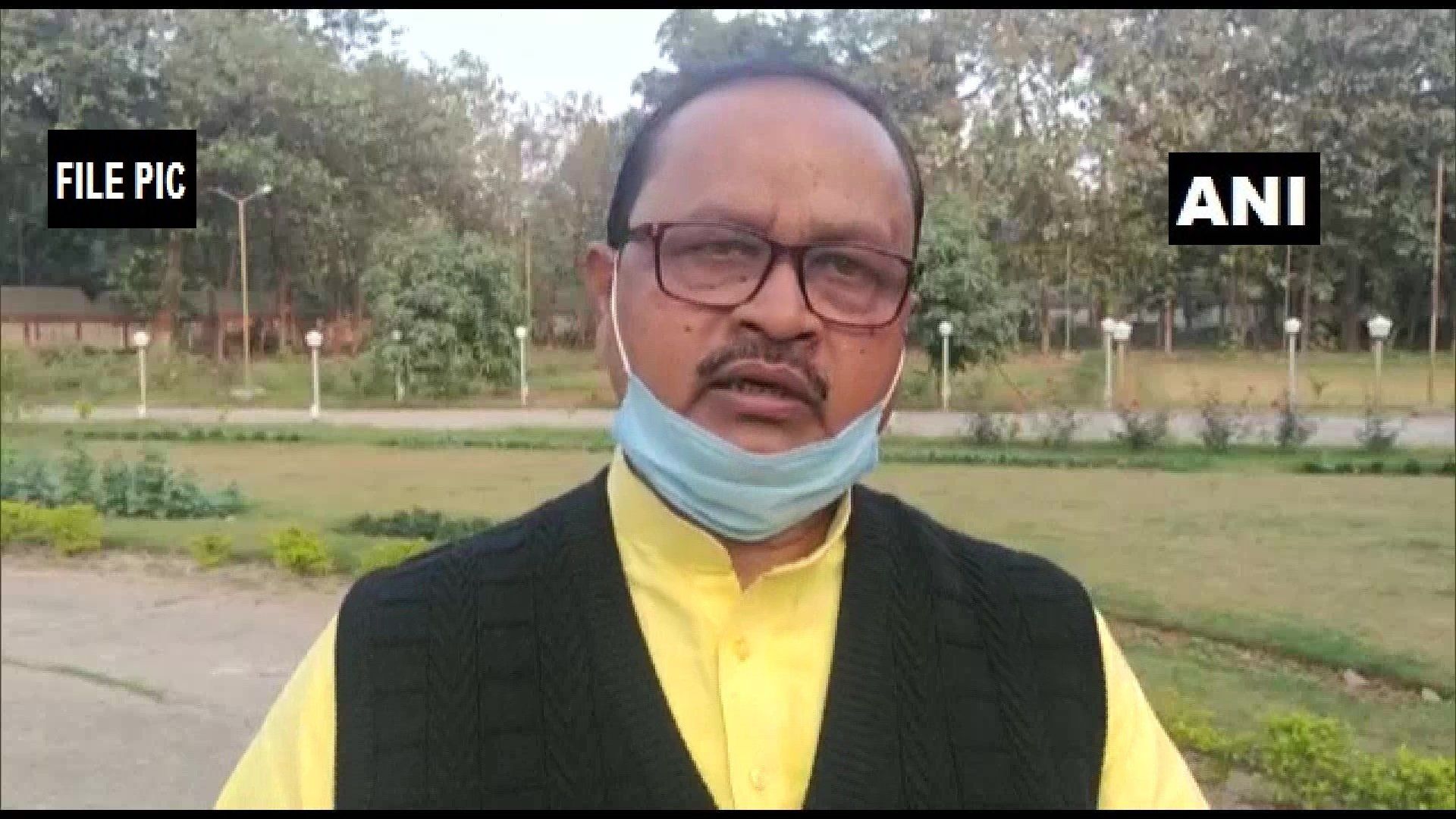 ट्रेन में अंडरवियर और बनियान में घूम रहे थे JDU के विधायक, बवाल मचने पर ...