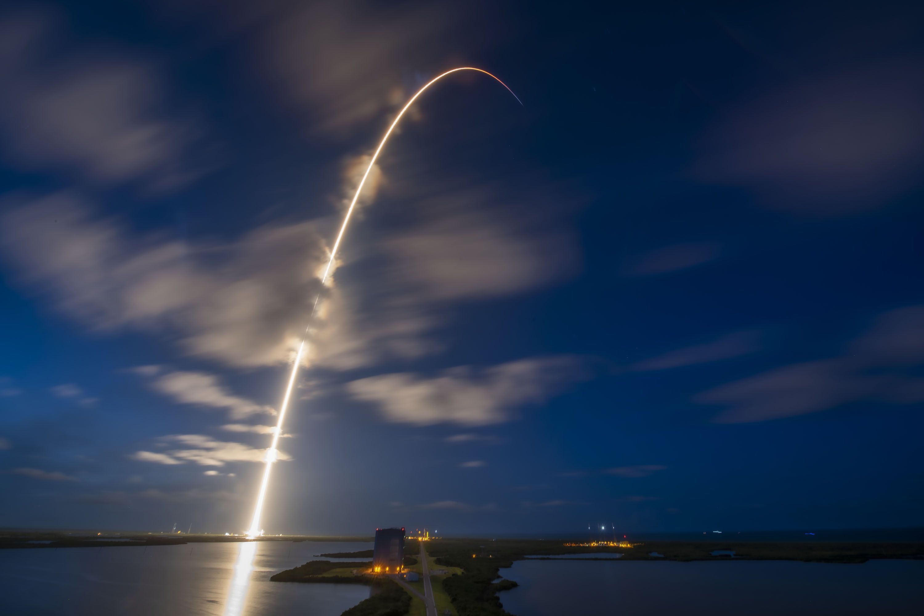 SpaceX's Inspiration4 Crew Launches First All-Civilian Orbital Mission ...