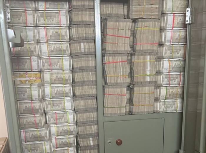 Cupboard Full of Currency Notes Discovered in Hyderabad, Money Worth ...