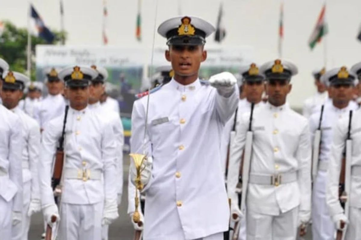 Indian Navy Recruitment 2021: भारतीय नौसेना में बंपर भर्ती, आज से आवेदन ...
