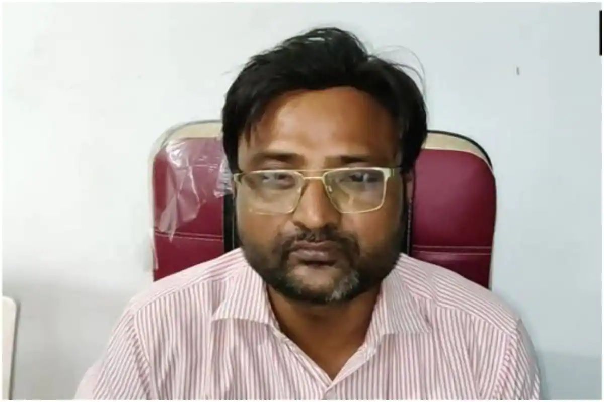 Leave Application Viral: इंजीनिअरच्या सुट्टीचा अर्ज व्हायरल, लिहिलं ...