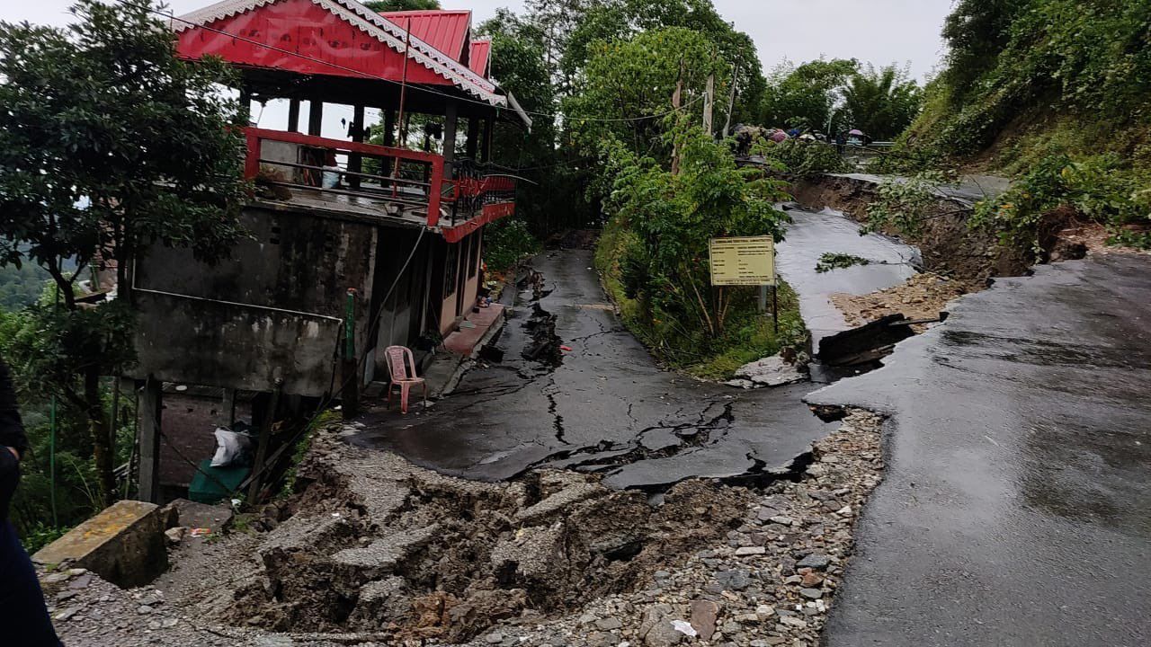 Heavy Rains Trigger Multiple Landslides in Darjeeling, Several Highways, Roads Blocked