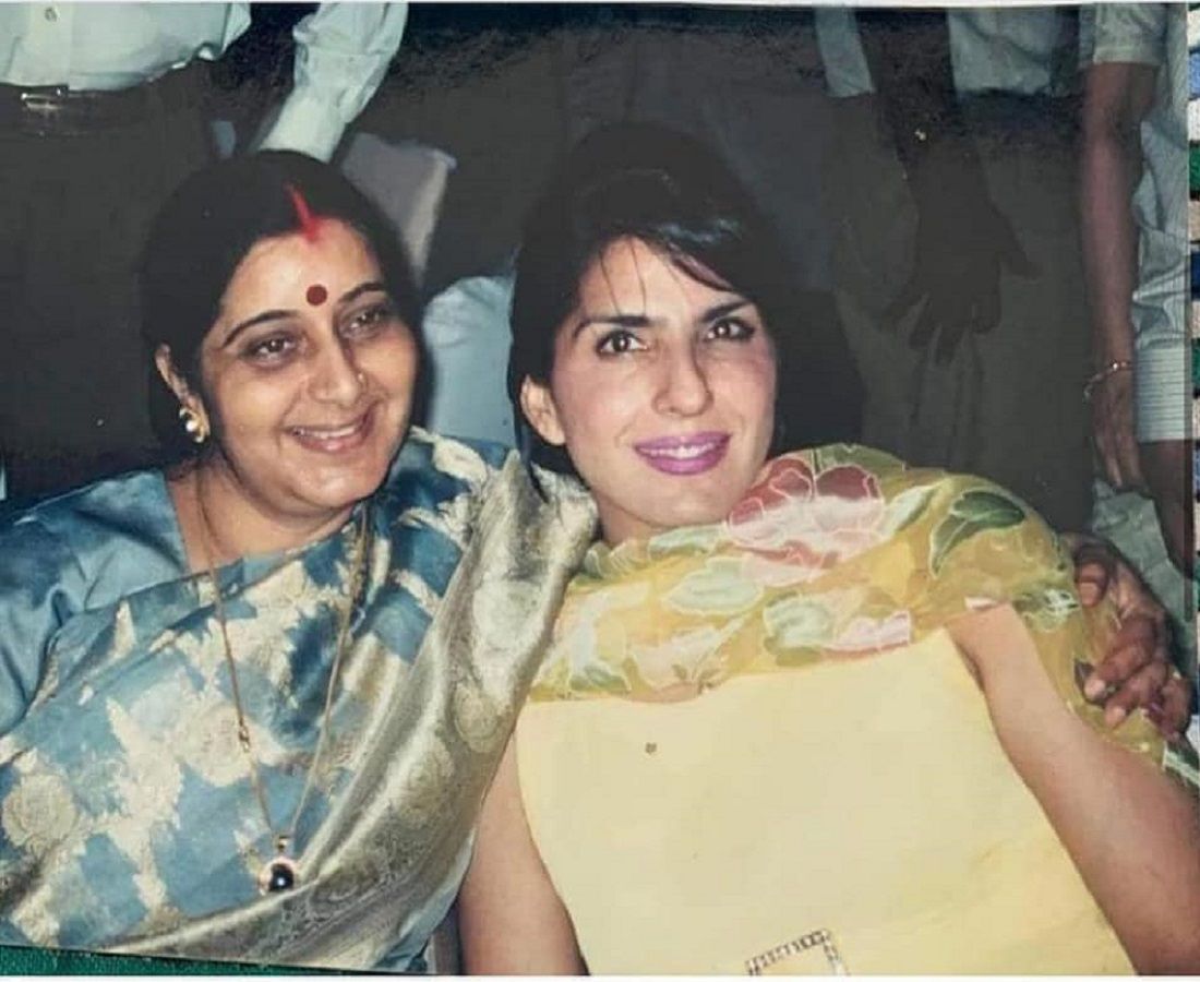 Aroosa Alam Row: Capt Amarinder Singh Releases Photos of Pak Journalist ...