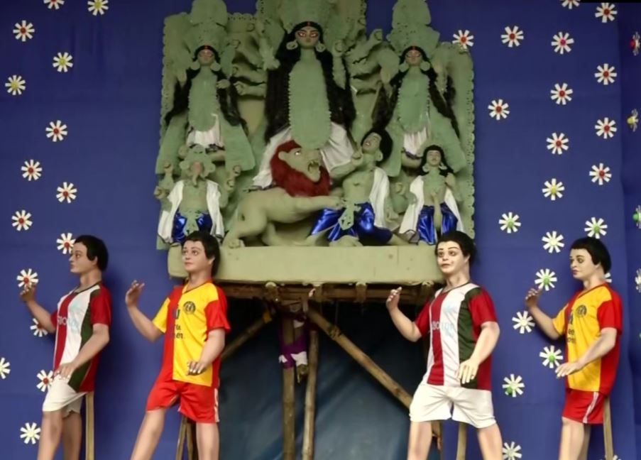 'Khela Hobe' Slogan Finds its Way to Durga Puja Pandals in Kolkata, See ...