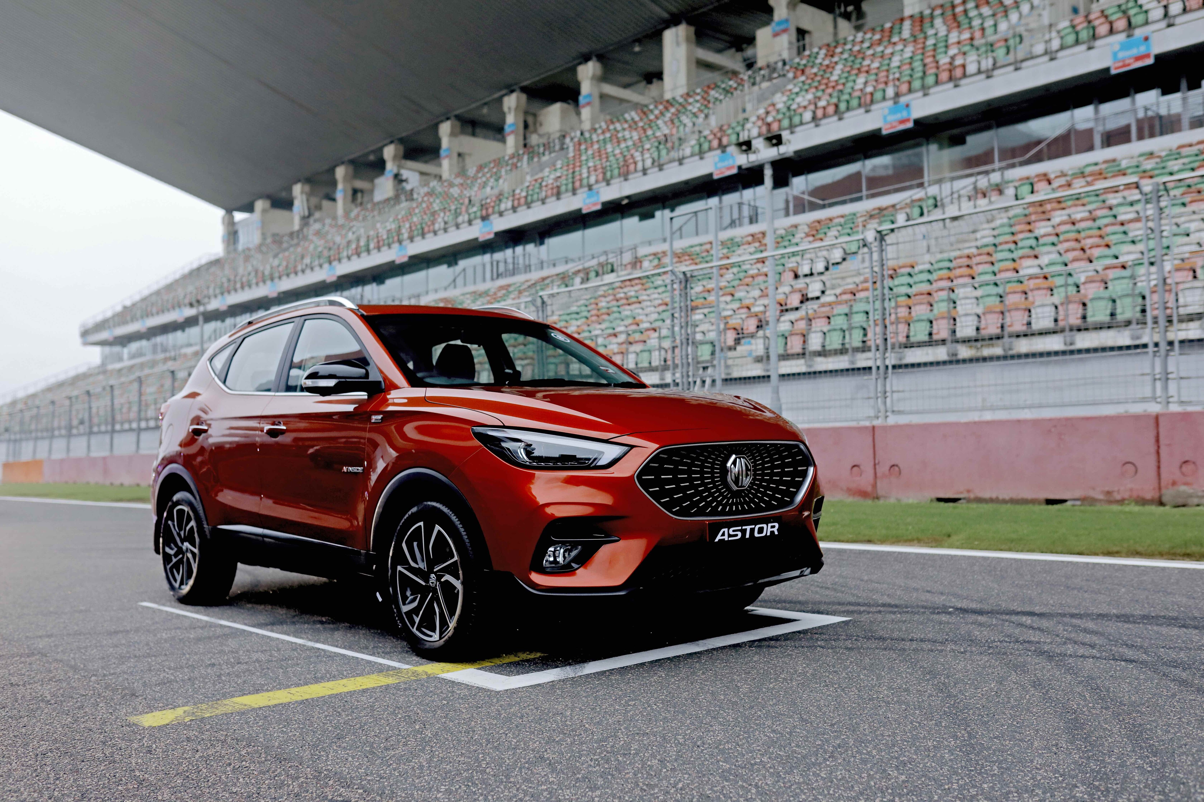 Dhanteras 2021 MG Delivers 500 Astor Mid Size SUVs On Auspicious Occasion Dhanteras 2021 MG Delivers 500 Astor Mid Size SUVs On Auspicious Occasion