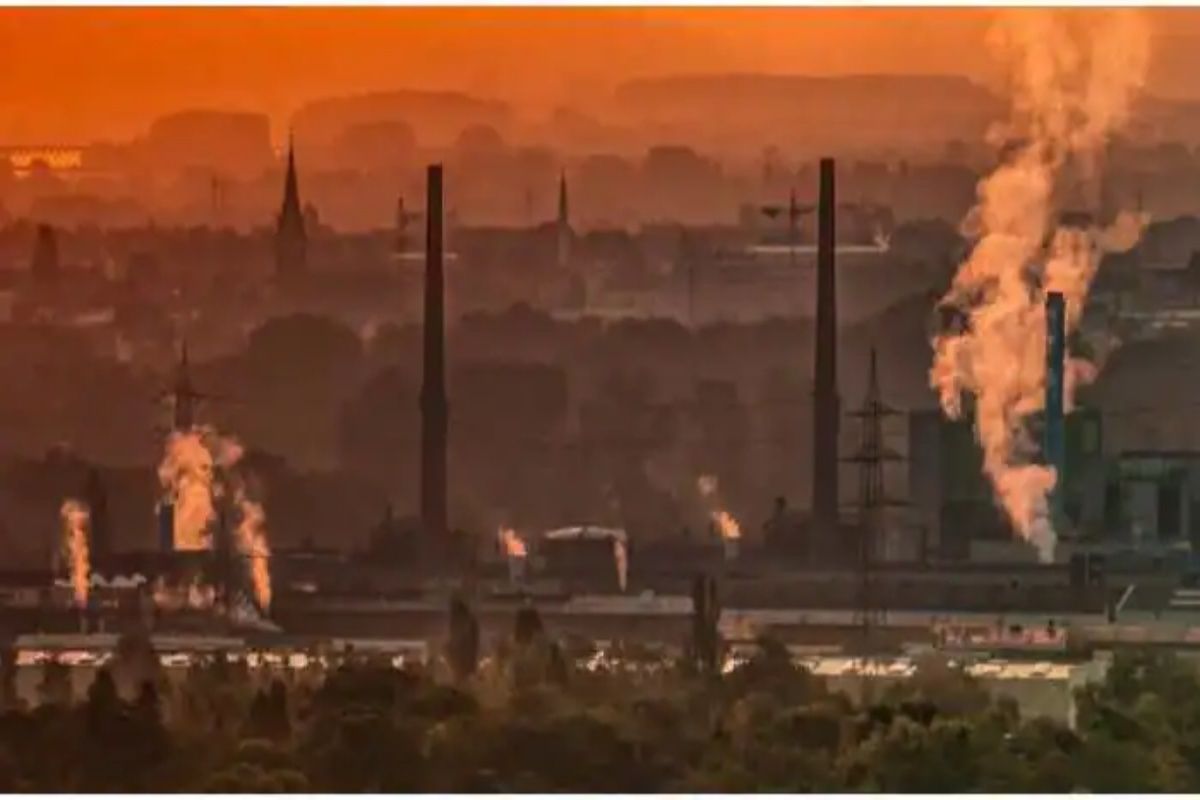 Clear Skies Deceiving, Air Pollution Did Not Drop As Much As Thought ...