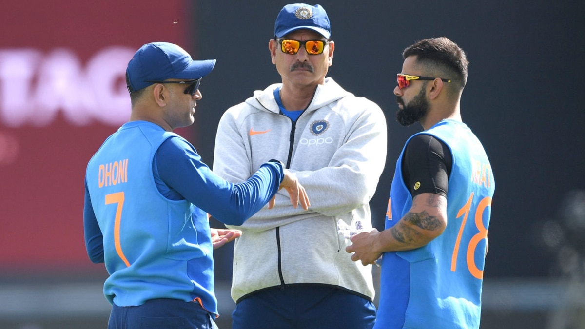 MS Dhoni Test Retirement: Ravi Shastri Reveals Story When Dhoni Decided ...