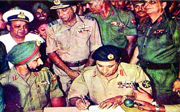 Vijay Diwas 2021: The Story of How India Won 1971 War Against Pakistan ...