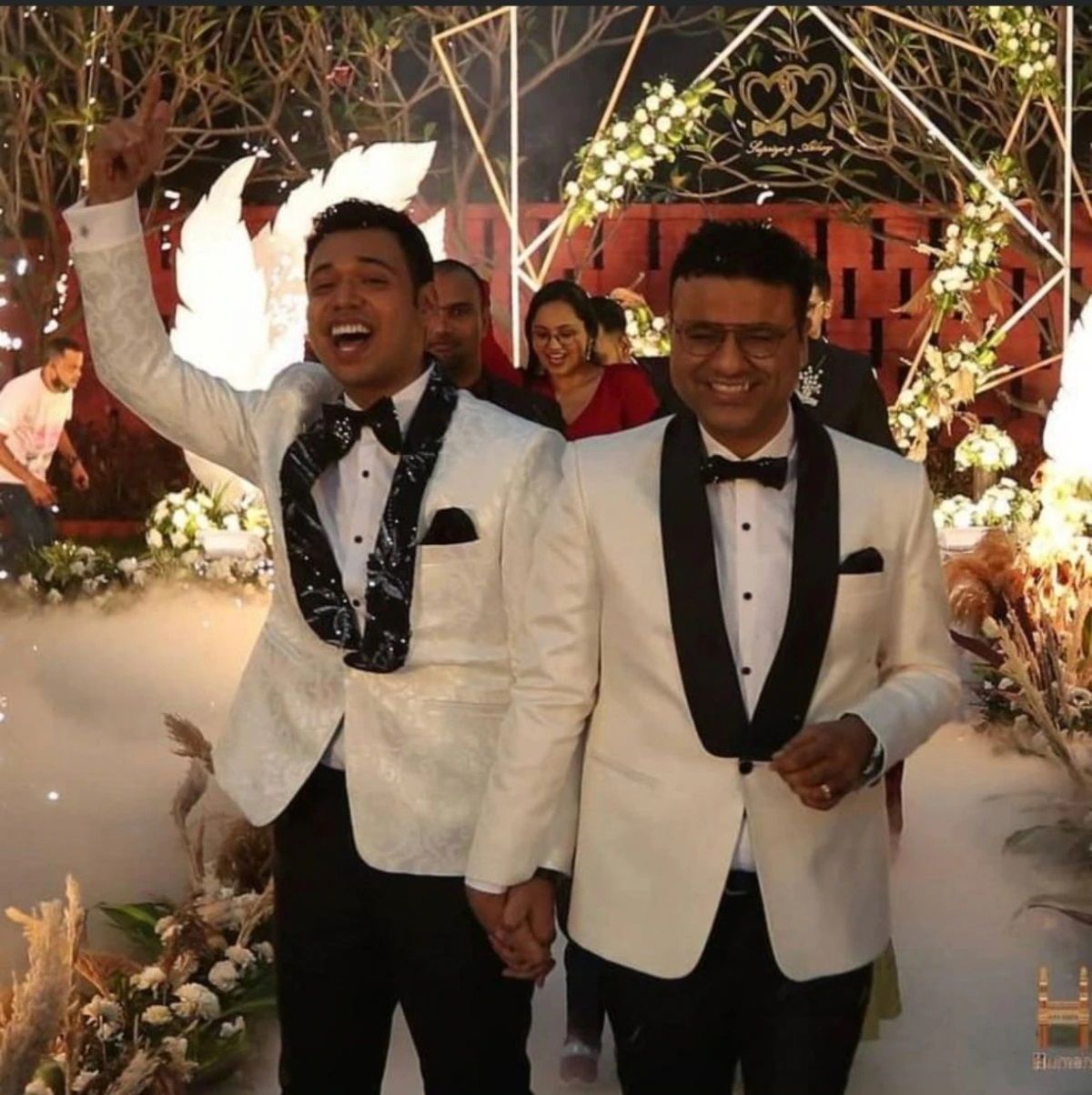 Gay Couple Ties The Knot With All the Taam-Jham in Hyderabad. See Viral ...