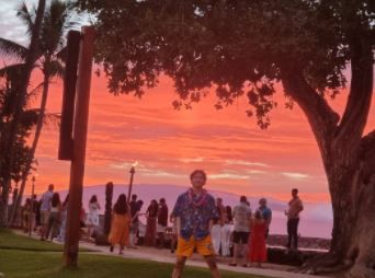 BTS V Shares a Glimpse of His Hawaii Vacation and Pictures Prove Why He ...