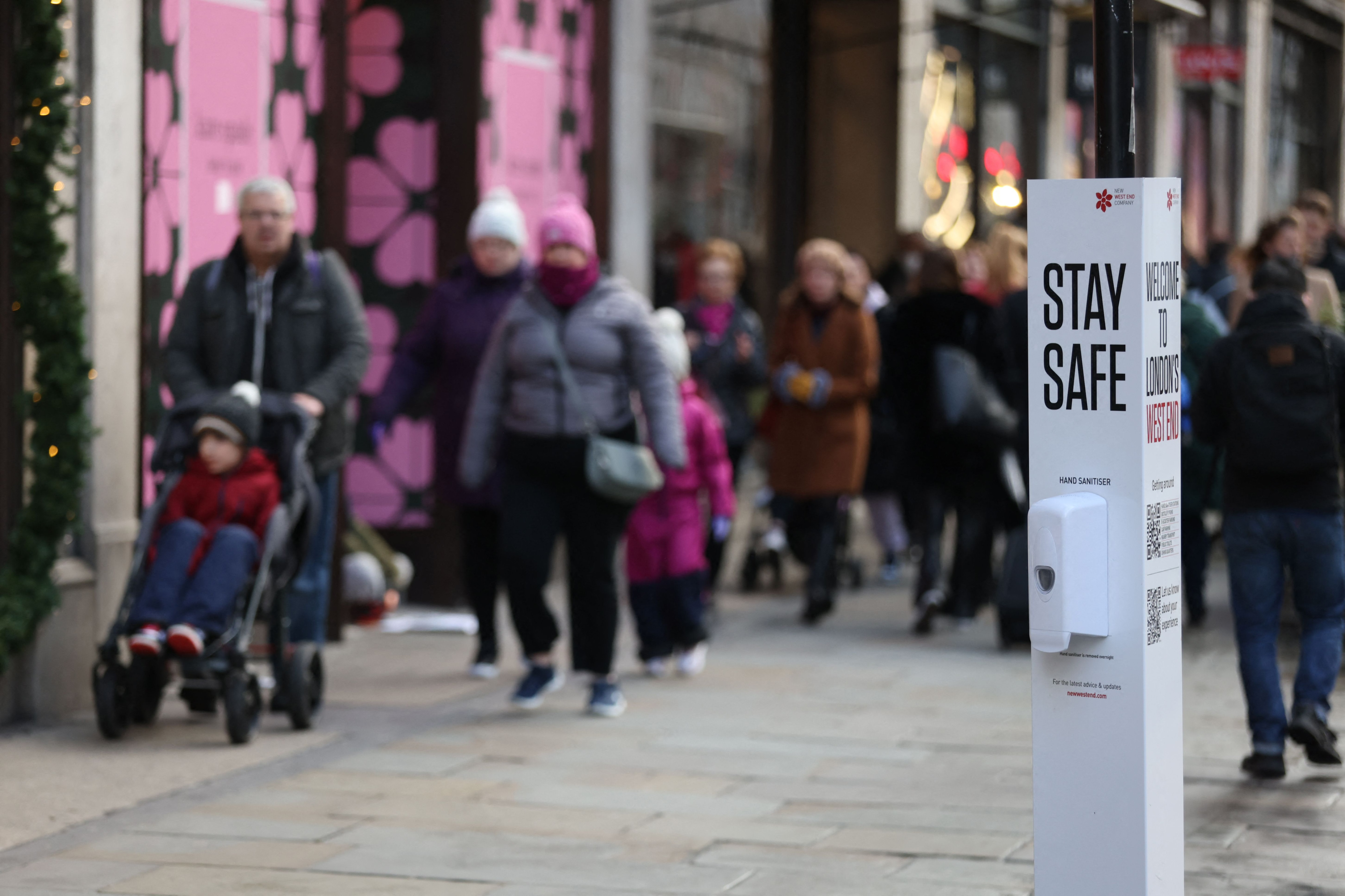 UK Daily Covid Cases Exceed 200,000 For First Time, PM Johnson To ...