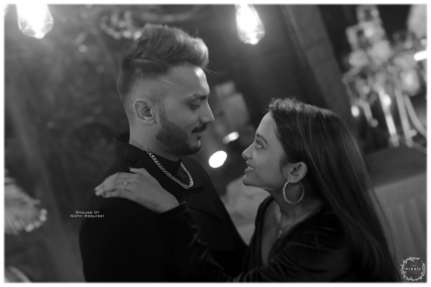 Axar Patel Engagement: भारतीय क्रिकेटर Axar Patel ने रचाई गर्लफ्रेंड ...