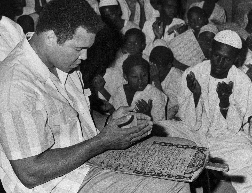 Remembering Muhammad Ali: जब वियतनाम युद्ध के दौरान सेना में भर्ती ना ...