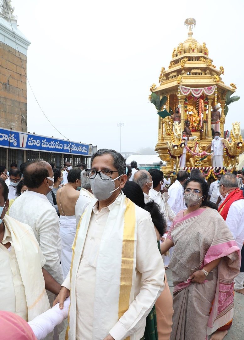 Golden Chariot Procession Held At Tirumala As Part Of Vaikuntha Ekadasi ...