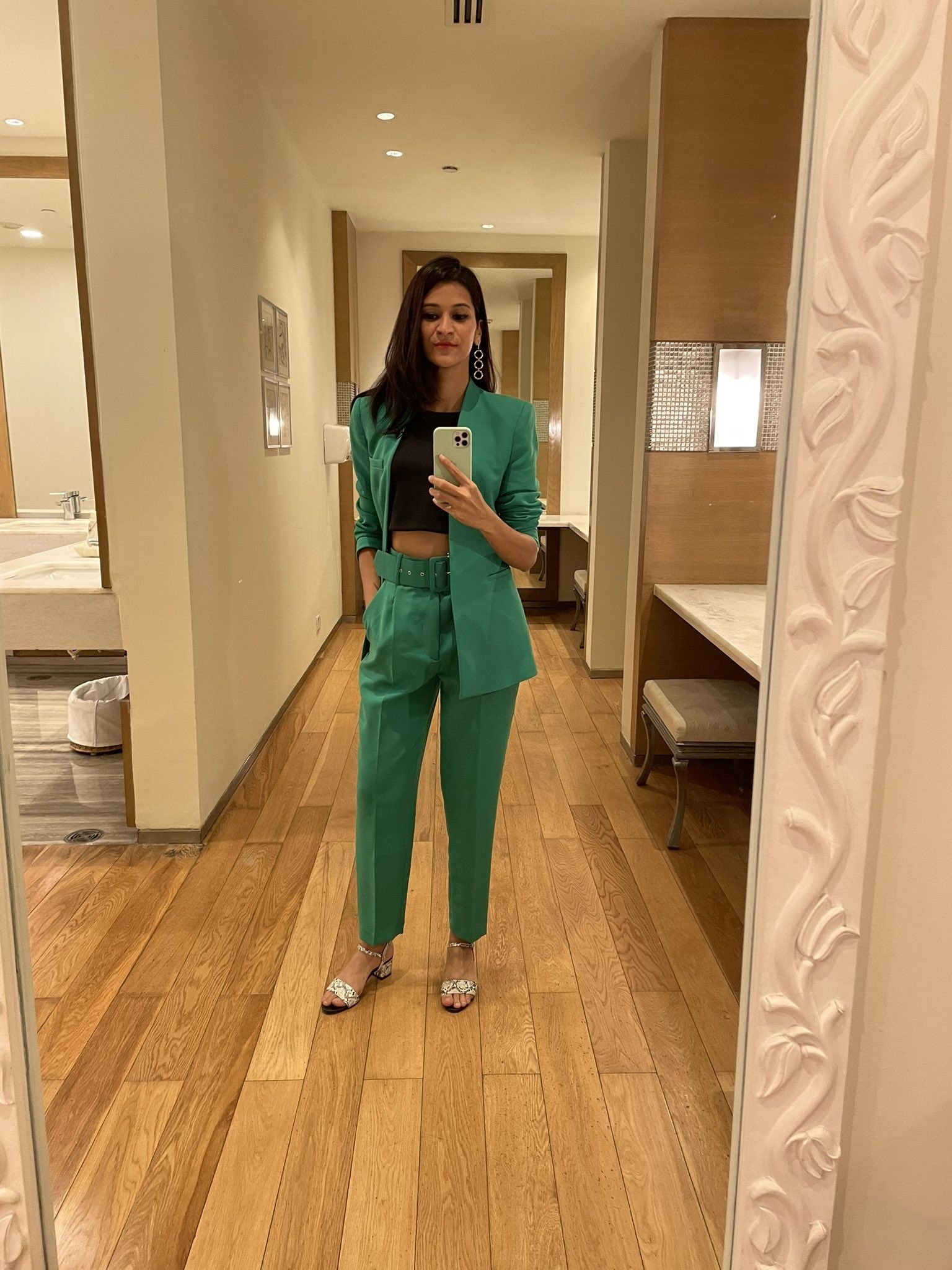 IPL 2022 Auction: आईपीएल ऑक्शन में नजर आने वाली कौन हैं ये 2 एंकर? फैंस ...