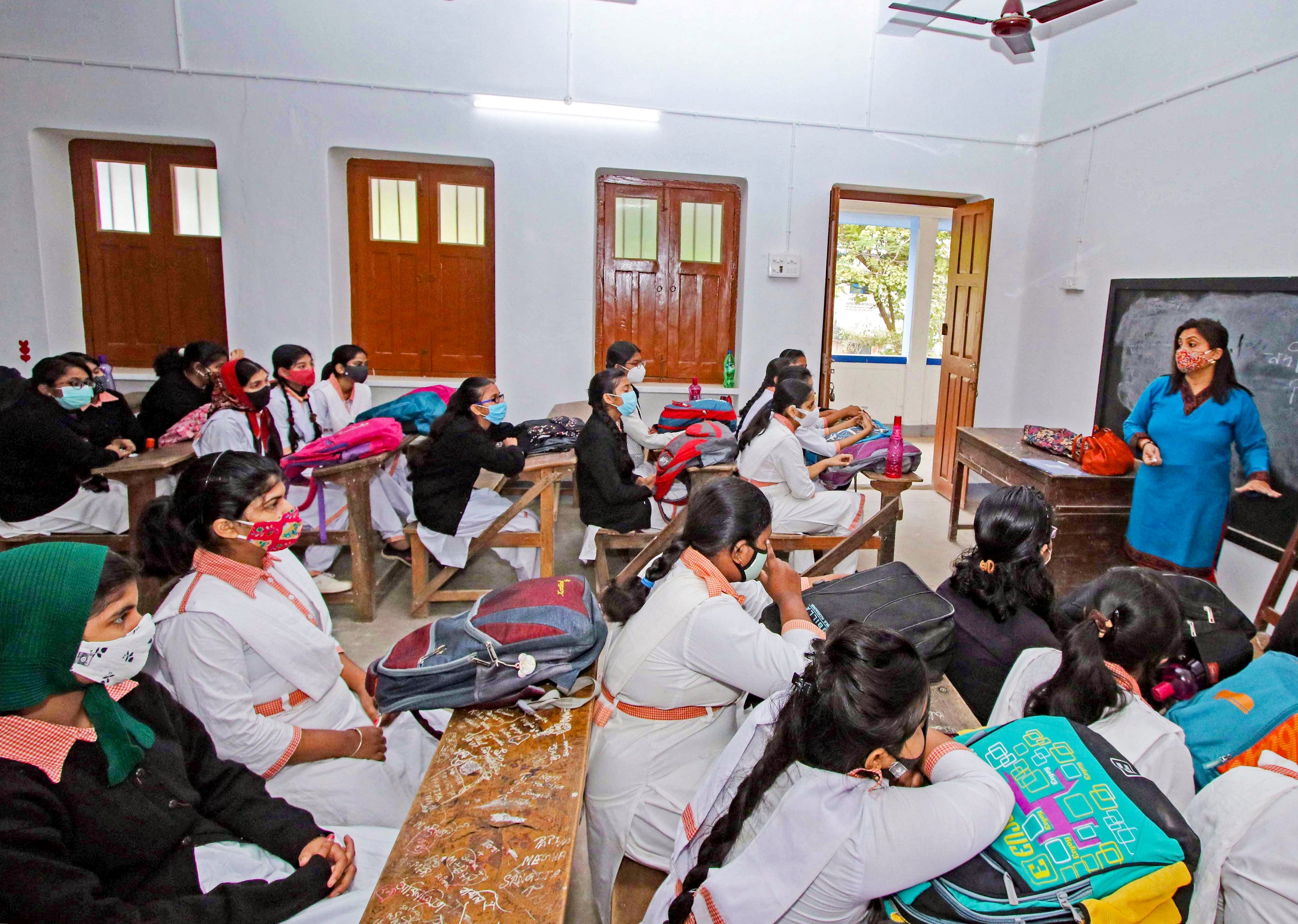 Schools in Karnataka To Reopen From Monday Upto Class 10, Degree ...