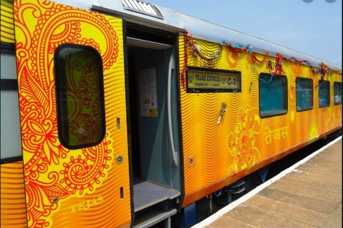 Tejas Express Resumes Its Services For 5 Days a Week Between Mumbai ...