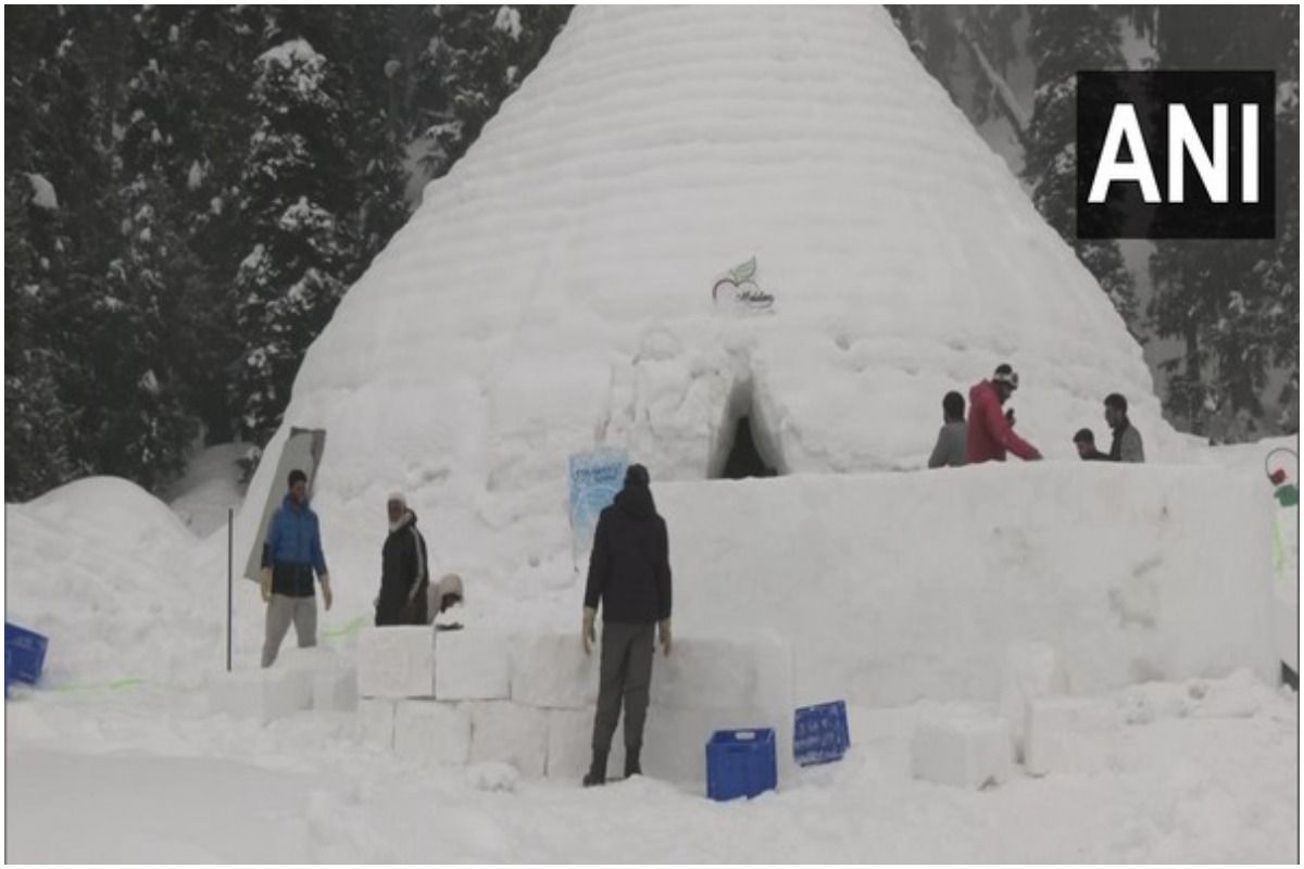 Igloo Cafe Opens in Gulmarg, Mesmerises Tourists With Its Dreamy Pics