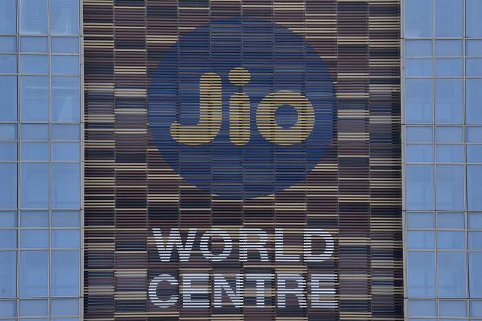 RIL Opens India's largest Convention Centre At Jio World Centre With 5G ...