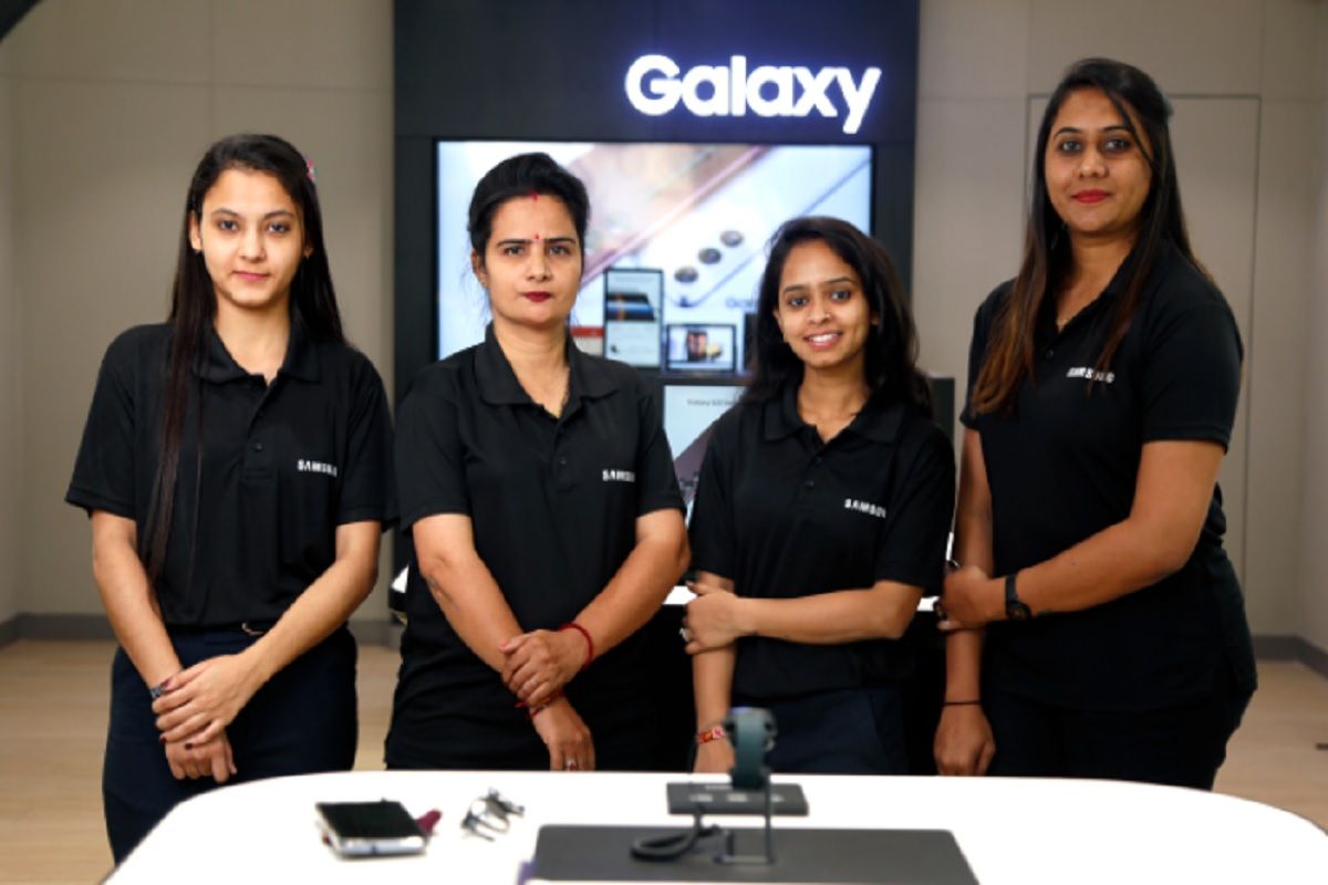Samsung की खास पहल, भारत में लॉन्च किया पहला महिला संचालित मोबाइल स्टोर