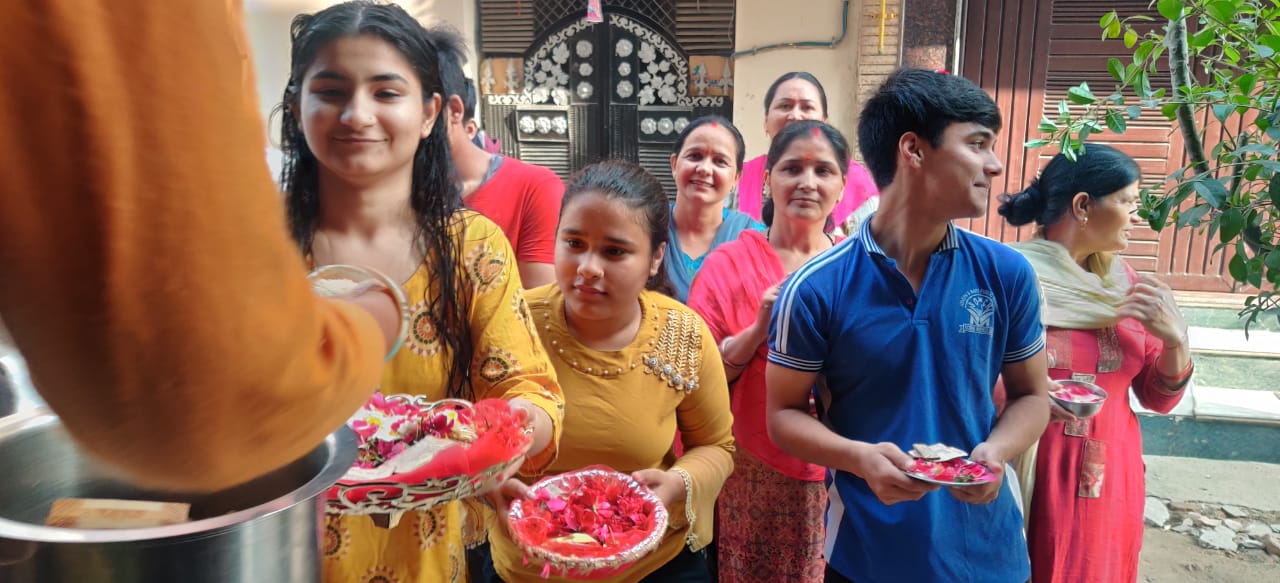 शहरों ने कैसे बदल दी फूलदेई? मनुष्य को प्रकृति से जोड़ता है उत्तराखंड ...