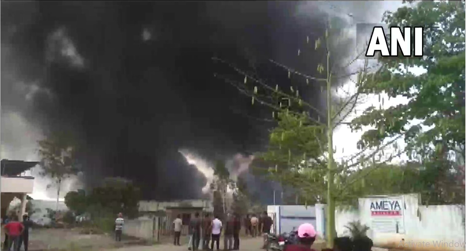 Massive Fire Bakes Out At Car Care Product Manufacturing Unit Pune ...