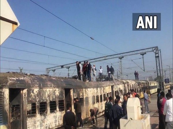 Video: Two Coaches Of Passenger Train Gutted In Fire In UP; Passengers ...