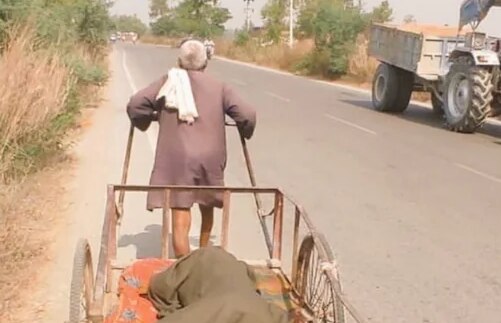 UP Man Takes Ailing Wife To Hospital In a Handcart, She Dies During ...