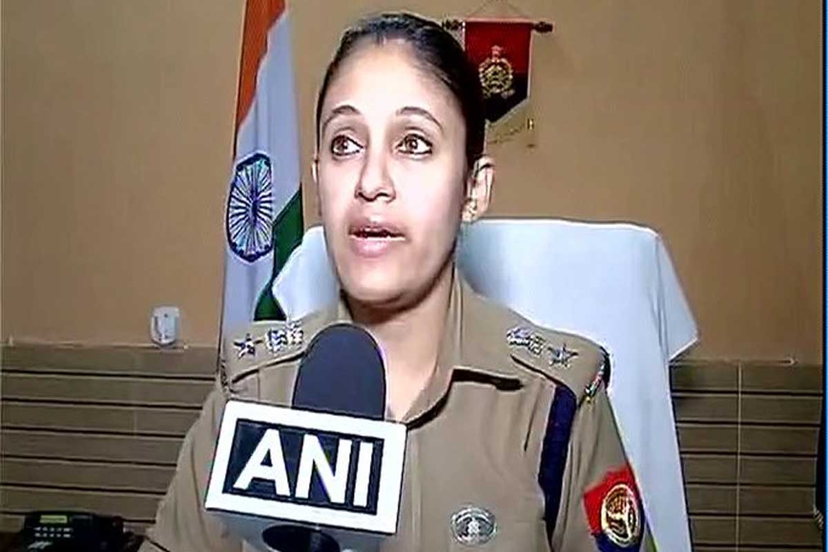 यूपी: पिछले साल से ड्यूटी से गायब महिला आईपीएस अफसर सस्‍पेंड, एडीजी ने ...