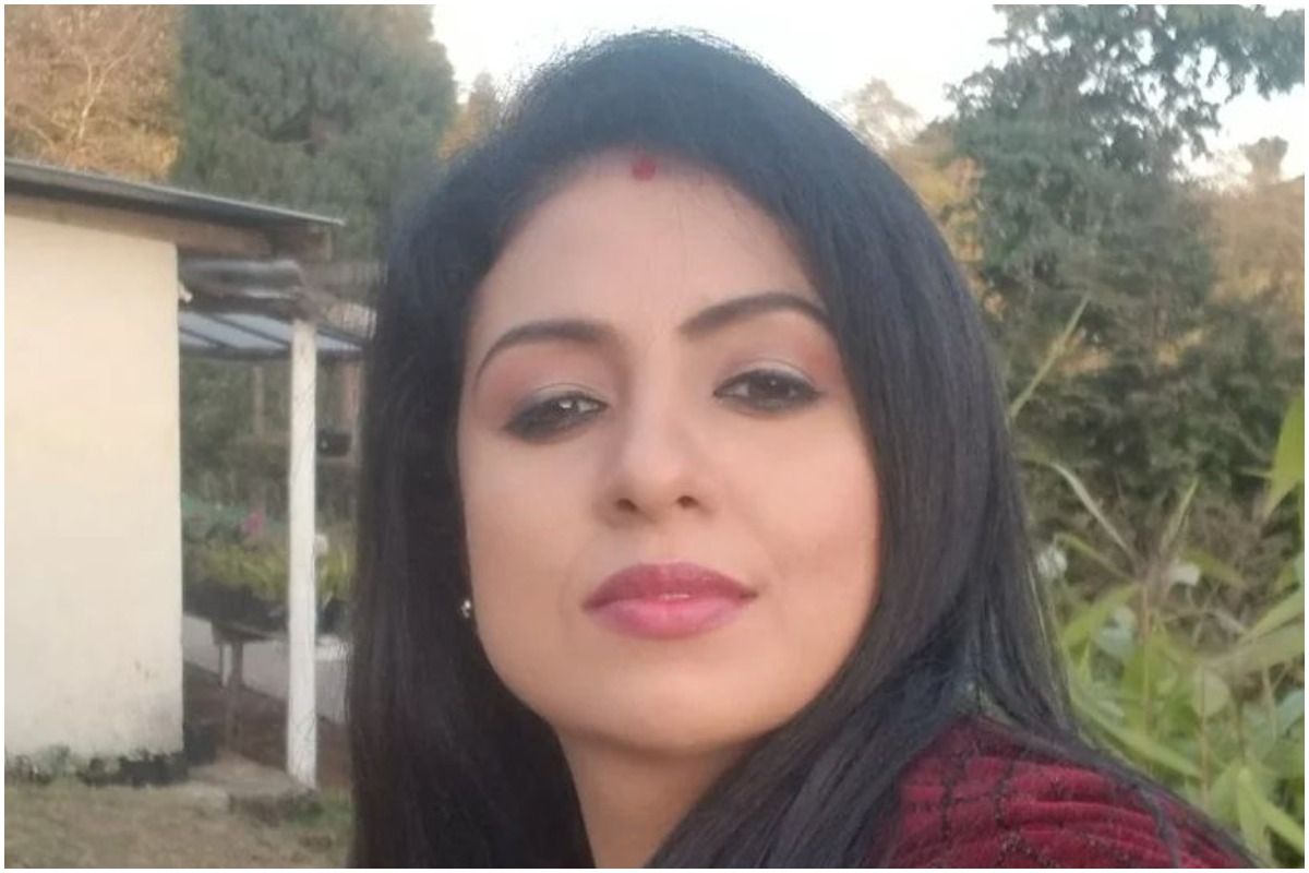 मोहम्मद शमी की पत्नी हसीन जहां ने सिंदूर से भरी अपनी मांग, लोग ने पूछा ...