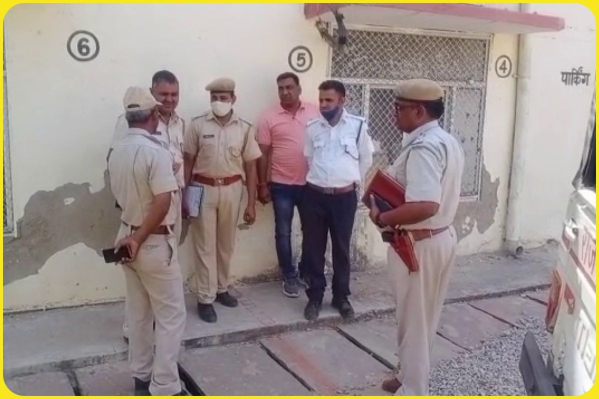 चालान काट रही थी पुलिस, कार चालक ने एएसआई को मारी टक्कर, मौके पर ही मौत ...