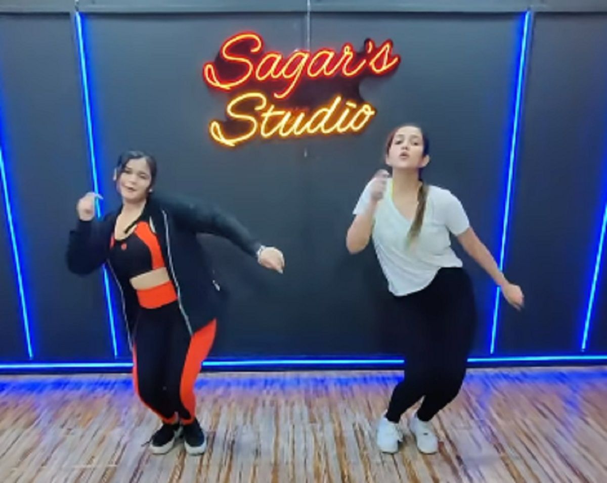 Child Comedian Saloni Daini AKA Gangubai Beautiful Photos Source ...