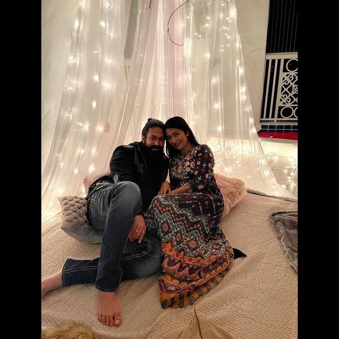 Yash House Pictures: इतने करोड़ के घर में Yash जीते हैं