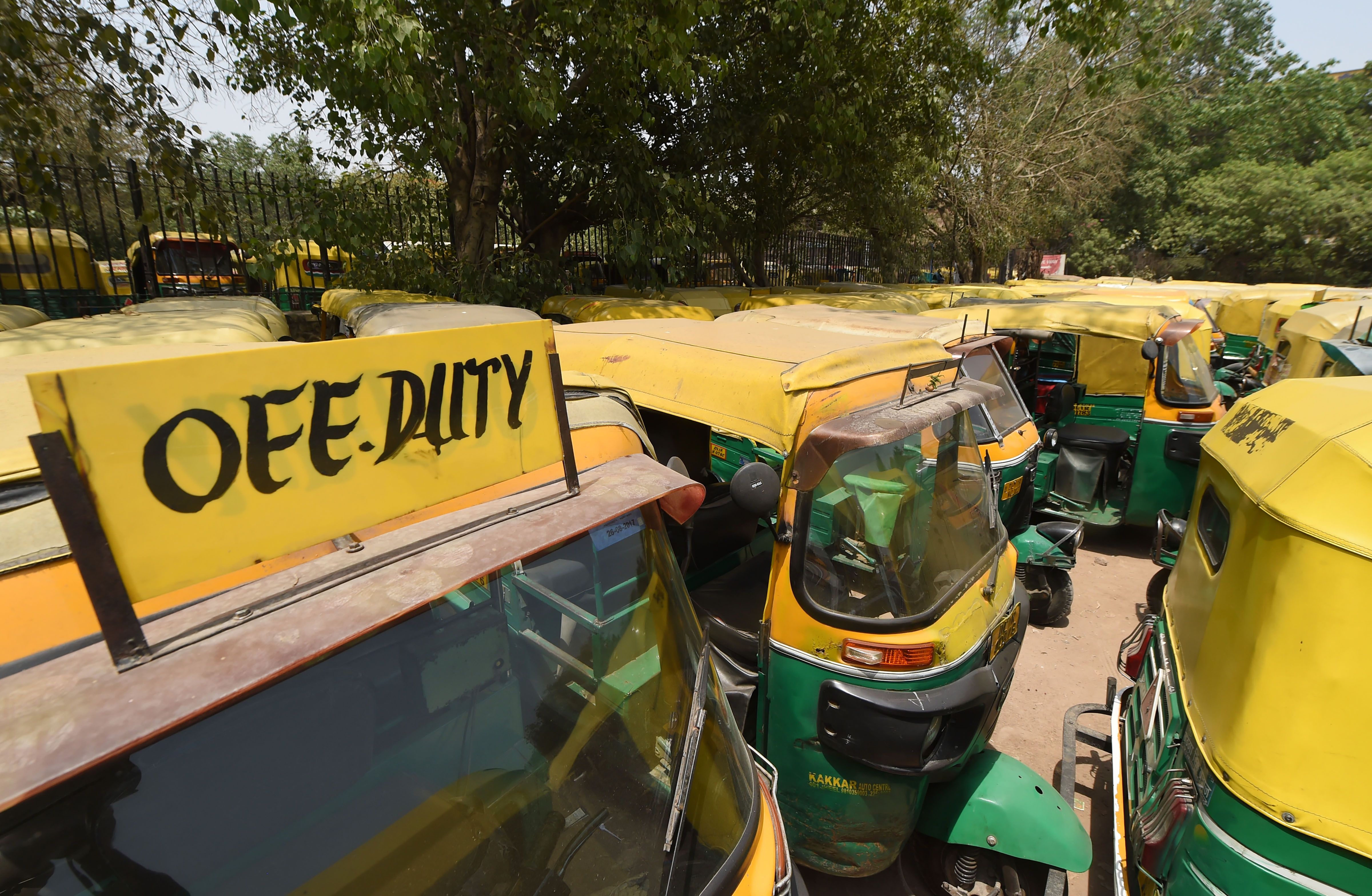 Delhi Auto, Taxi Strike Over CNG Subsidy, Fare Hike Enters Day 2 as ...
