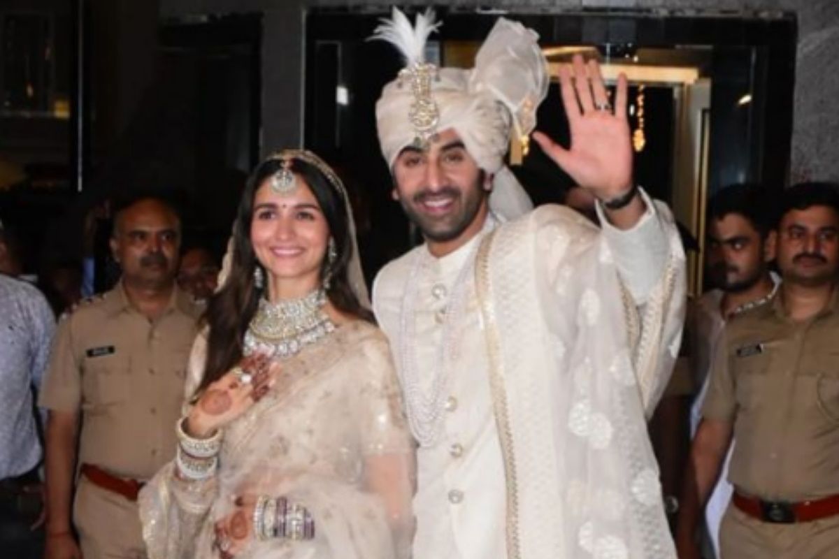 Alia Ranbir Wedding: सातजन्माची ही साथ! अखेर लग्नाच्या बेडीत अडकले ...