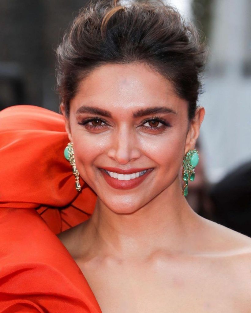 Deepika Padukone is Officially The Ambassador of Colour Orange Now, See ...