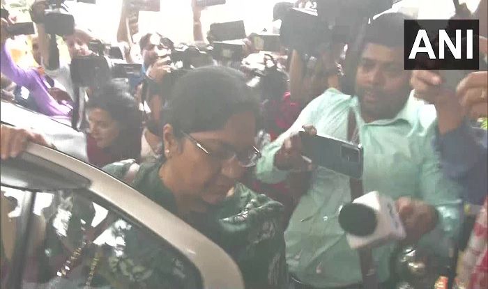 IAS पूजा सिंघल के ठिकानों समेत कई जगह ED की रेड, नोटों के बंडलों का लग ... IAS पूजा सिंघल के ठिकानों समेत कई जगह ED की रेड, नोटों के बंडलों का लग ...