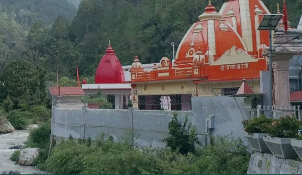 Kainchi Dham: यहां दर्शन करने वाले श्रद्धालुओं की निकल पड़ती है, बन ...