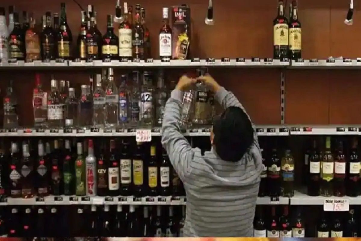 Liquor Price Hike: इस राज्य में महंगी होगी शराब, सरकार ने टैक्स में 1 ...