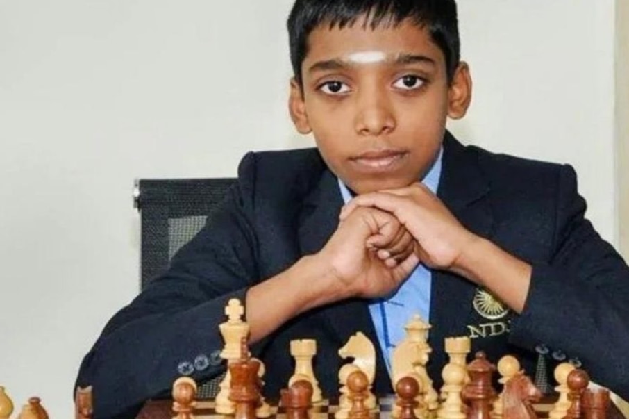 भारतीय युवा खिलाड़ी प्रज्ञानानंद ने विश्व चैंपियन मैग्नस कार्लसन को फिर ...