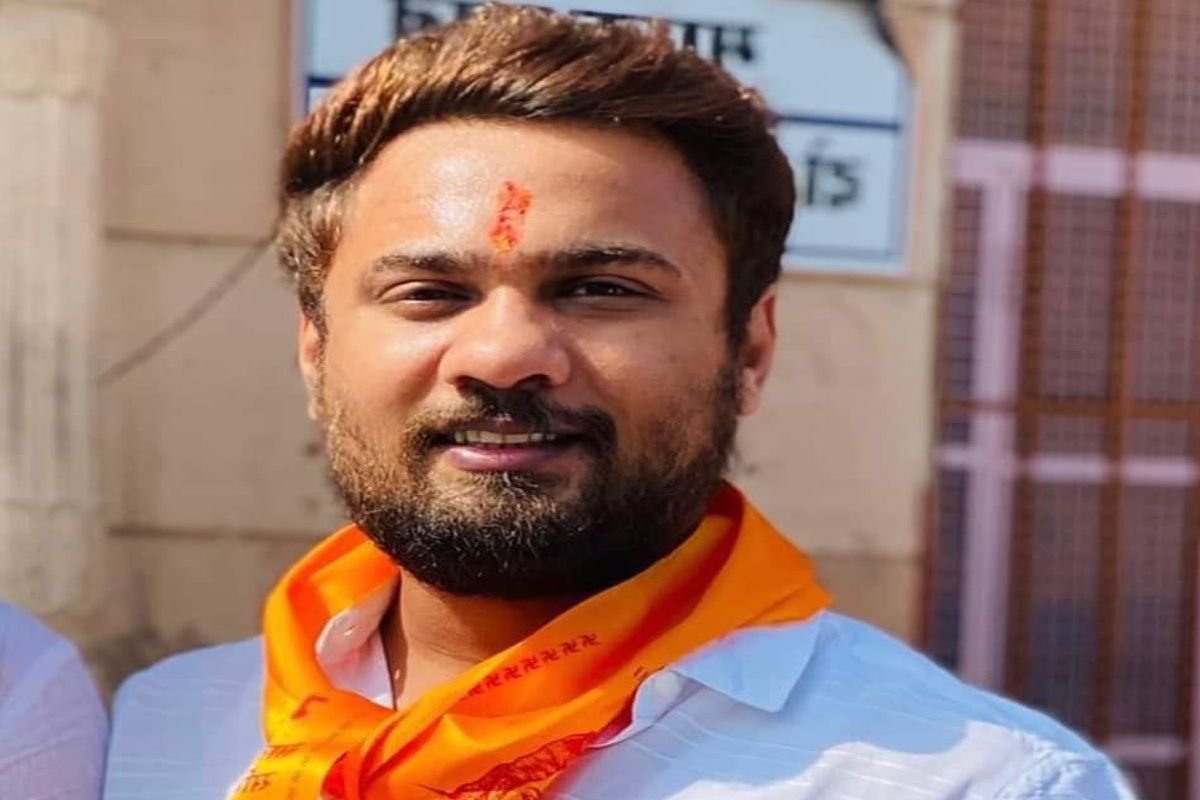 रेप केस से गरमाई राजनीतिः कुछ अपनों ने उठाए सवाल तो कुछ ने मांगा मंत्री ...