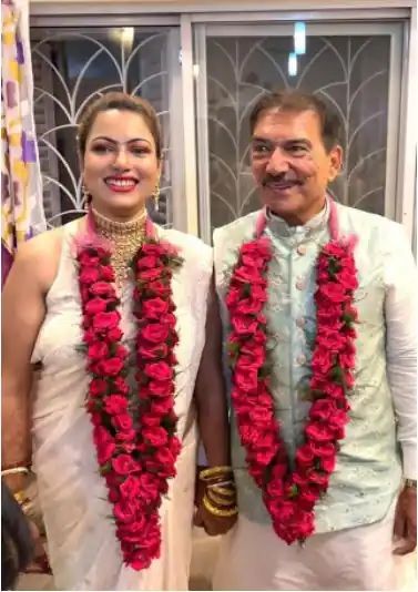 अरुण लाल ने 66 साल की उम्र में की दूसरी शादी, पत्नी के साथ Kissing की ...