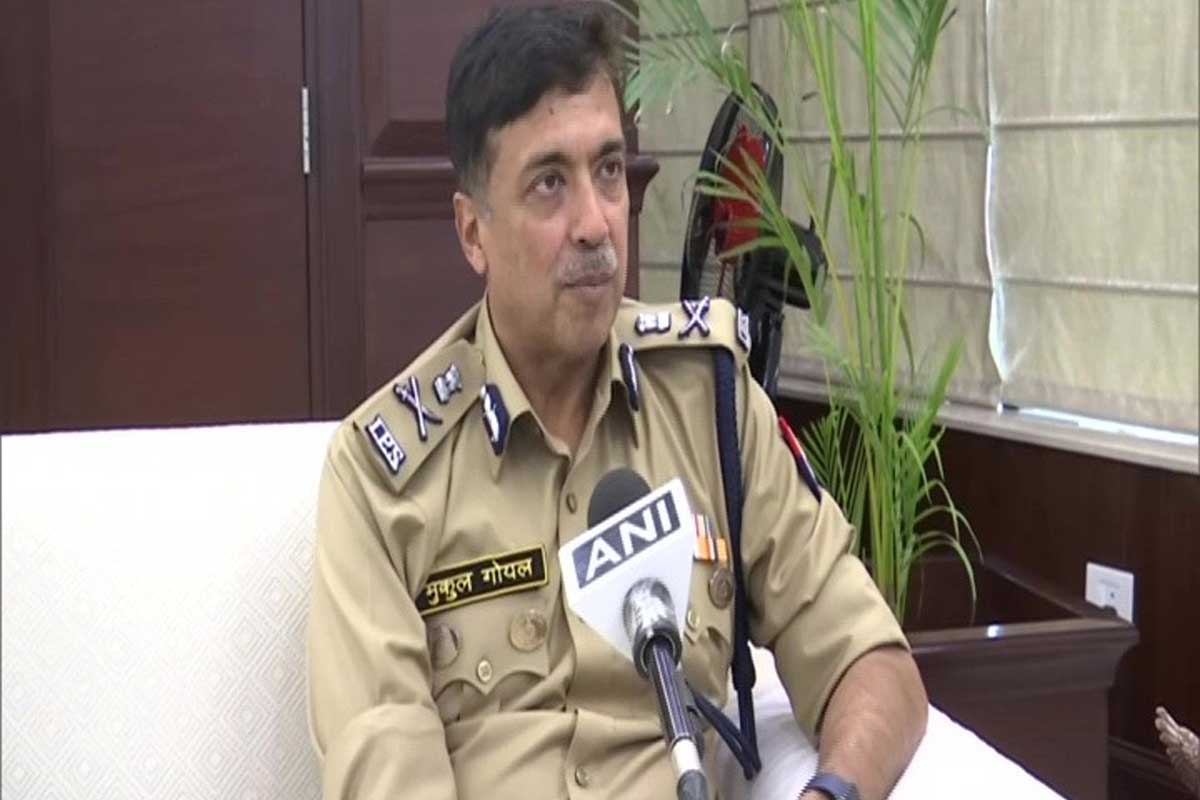 UP DGP मुकुल गोयल पर सीएम योगी का बड़ा एक्‍शन, अचानक पद से हटाया