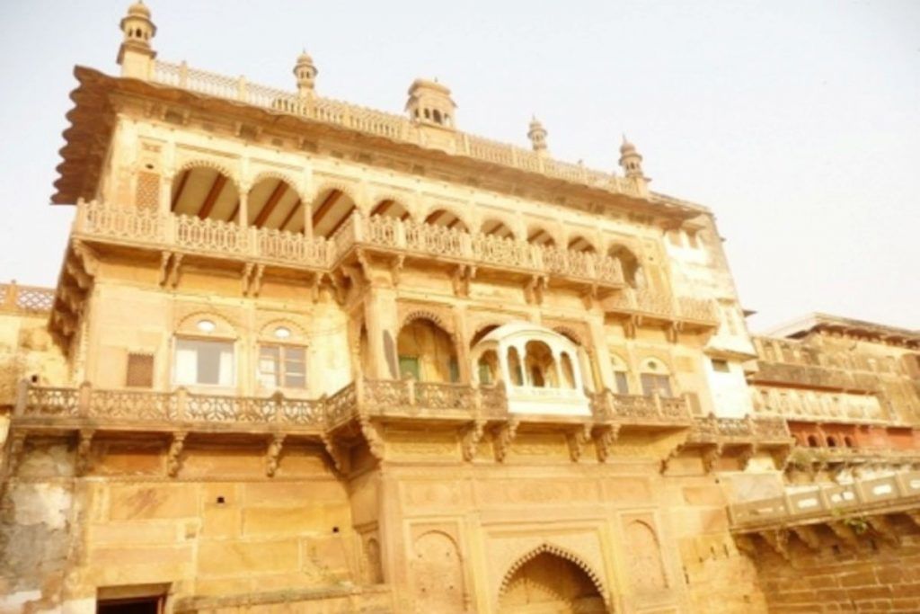 6 Things to Explore in The Colourful And Oldest Living City of Varanasi