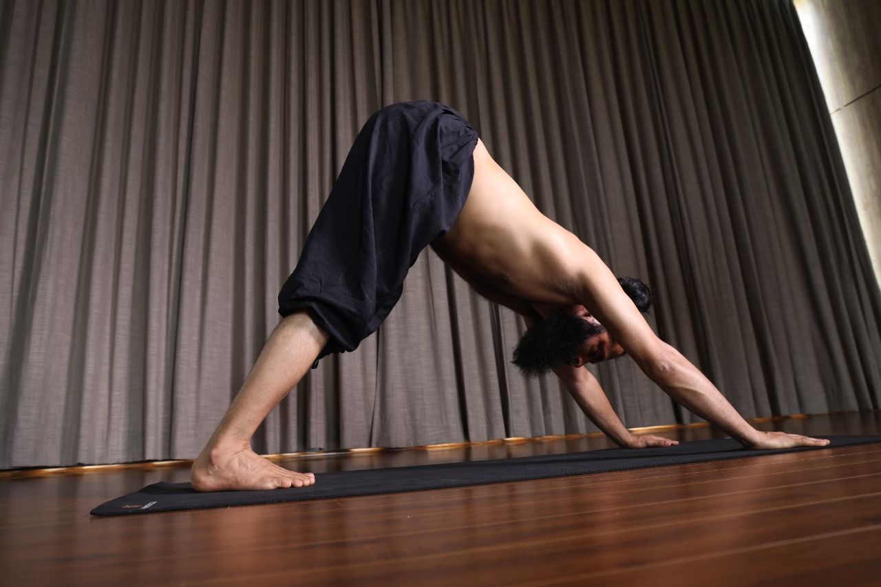 International Yoga Day 2022| 5 Yoga Asanas to Get Rid of Love Handles