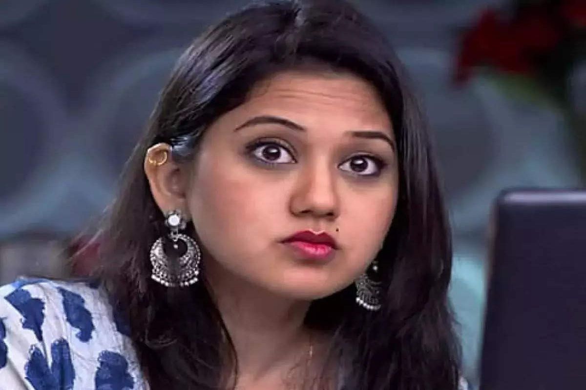 Ketki Chitale ला हायकोर्टाकडून मोठा दिलासा, 22 गुन्ह्यांसाठी एकाच पोलिस ...