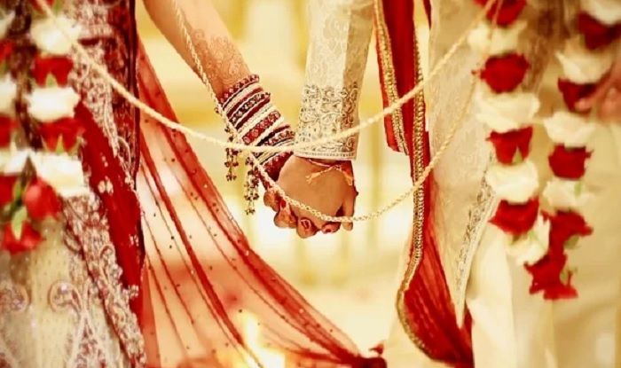 शादी में 7 फेरे लेते समय क्यों दिए जाते हैं वचन? बहुत गहरा है इनका अर्थ