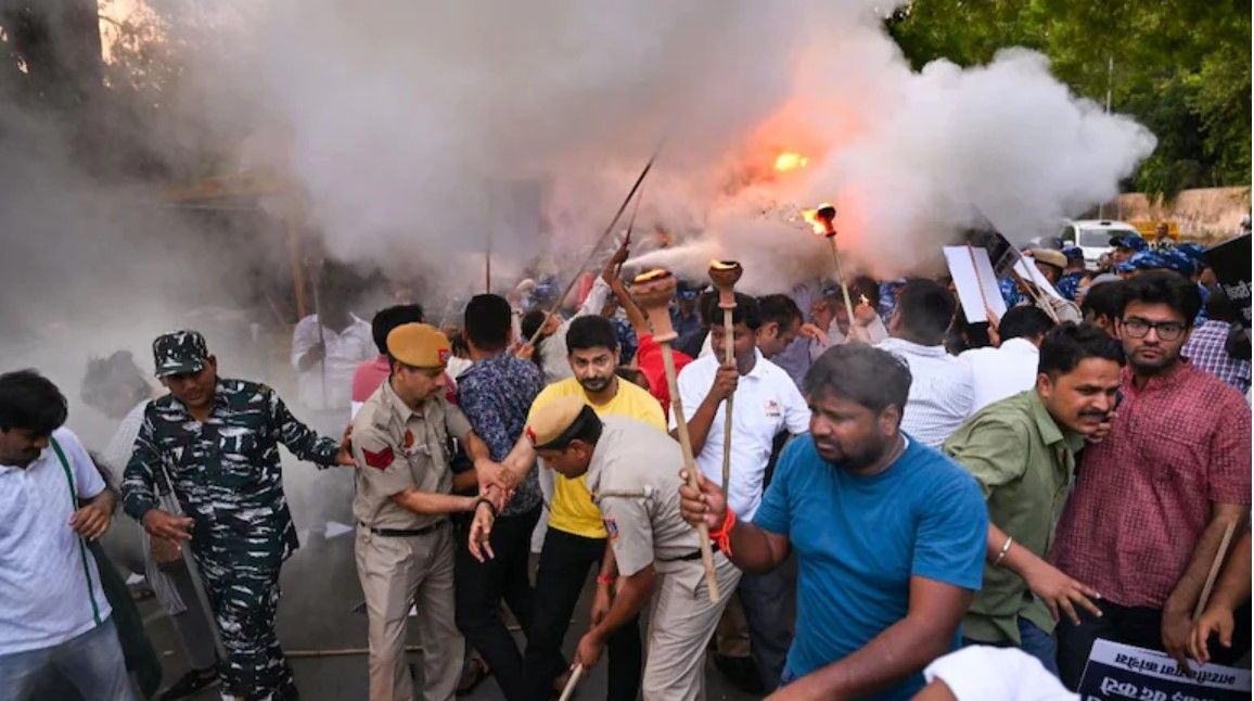 Agnipath Protests Spread to 7 States as Mobs Burn Trains; Punjab CM ...