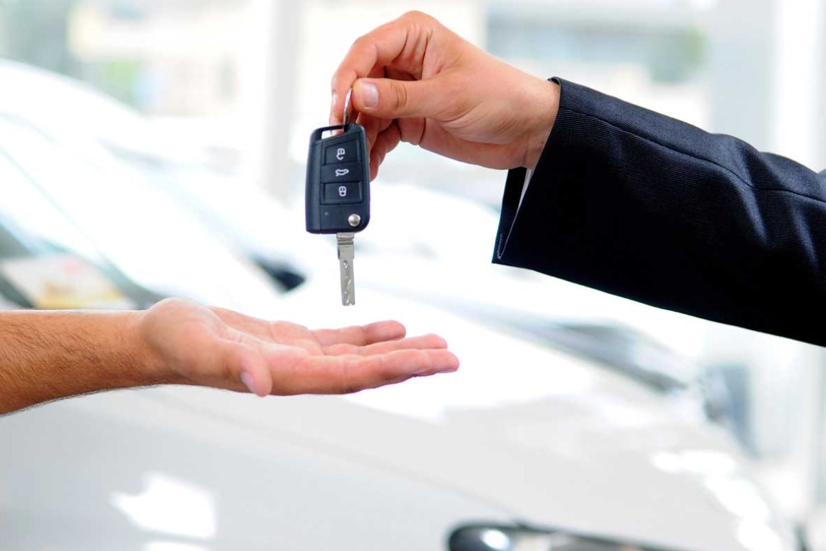 ये दिग्गज कार कंपनी कारों के साथ दे रही है सिर्फ एक स्मार्ट चाबी, ऐसे ...