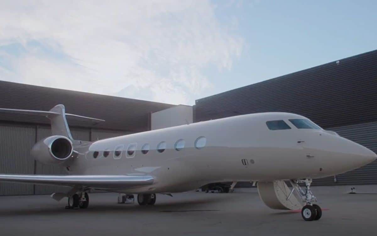 Kim Kardashian Rs 1,172 Crore Cashmere-Covered Private Plane- See ...